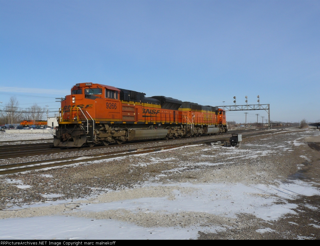 BNSF 9266
